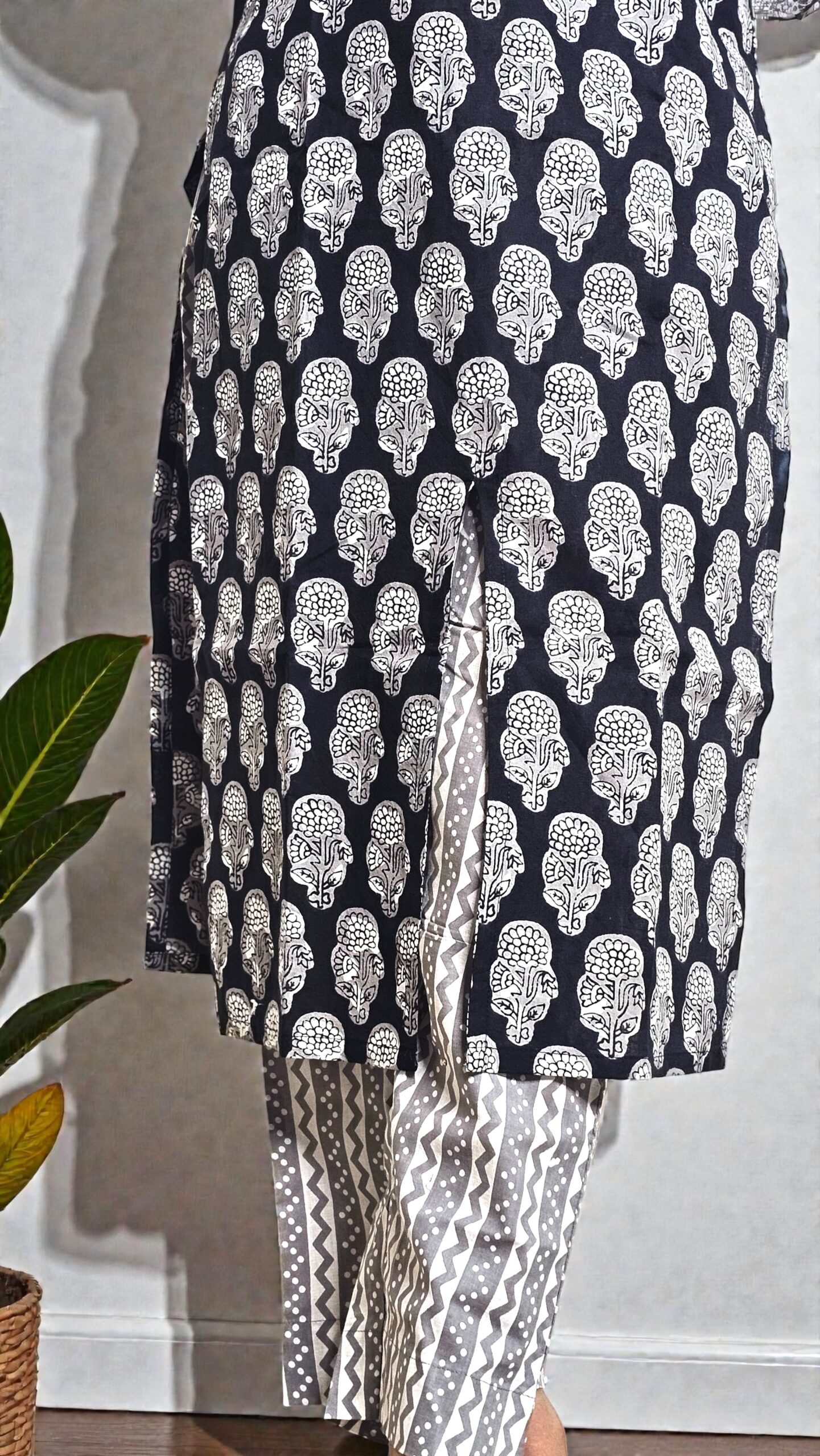 Evara – Black & Ivory Block Print Cotton Co-ord Set – Tanti